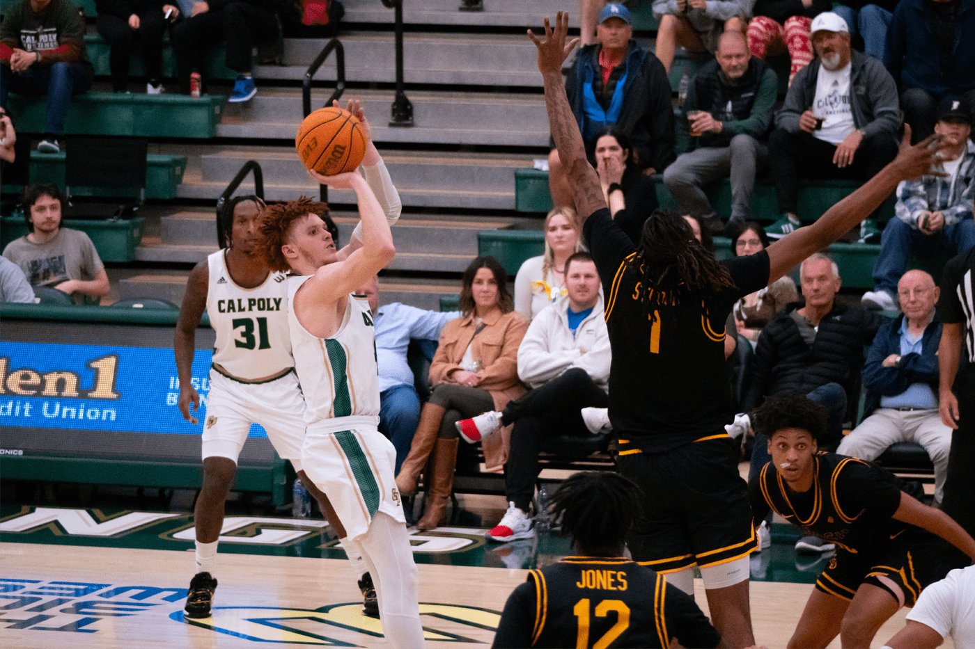 Men's Basketball blows double-digit lead to CSU Northridge to lose 13th ...
