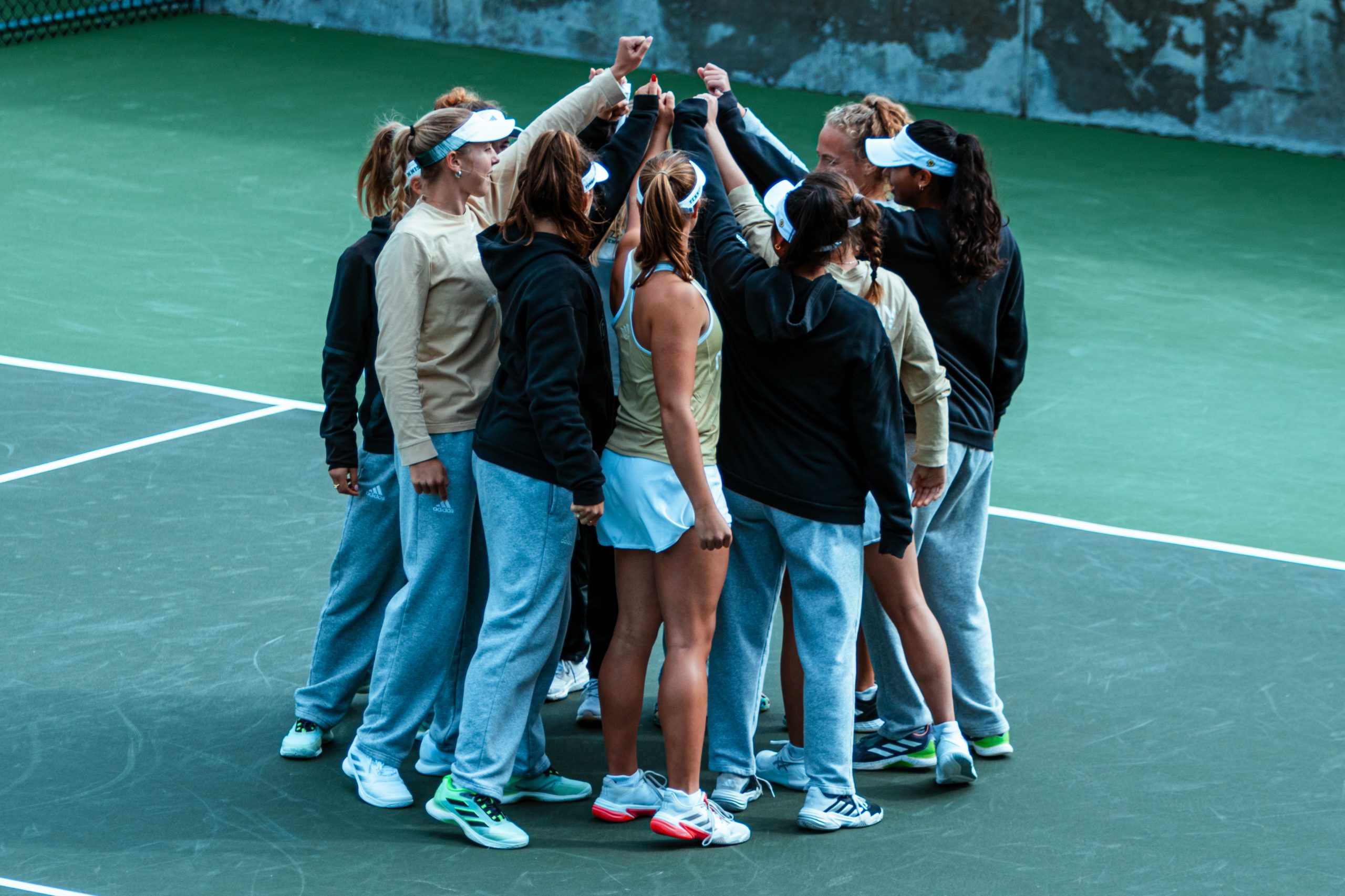 Cal Poly Women's Tennis split weekend showdown, against Washington ...